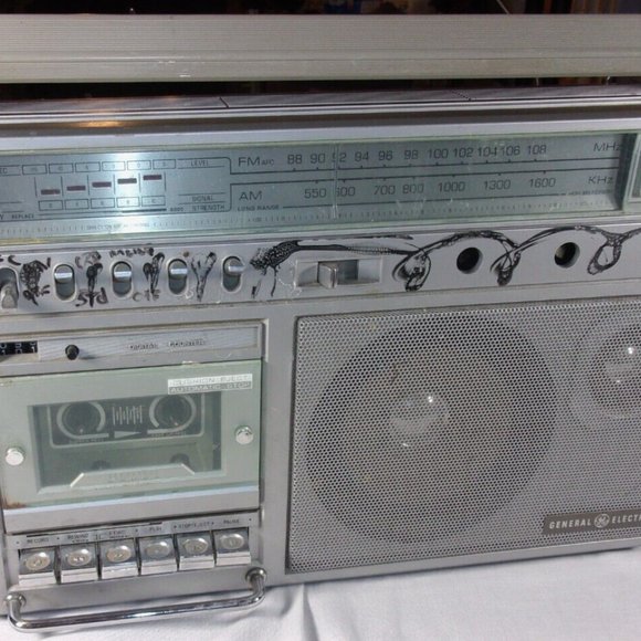 Accessories | Vintage 1982 General Electric Silver Old School Boom Box ...